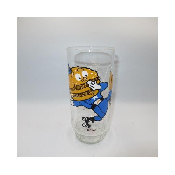 ＜商品説明＞【サイズ】　高さ約１５センチ、直径７センチ【商品説明】1977年製のビッグマックポリスのグラスです！可愛いです！中古になりますので多少の傷みや汚れがあります。※こちらの商品は海外での買いつけ商品になっております。ビンテージ商品で...