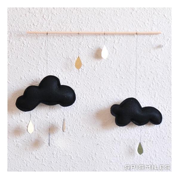 【ブランド名】The Butter Flying（バターフライング）【商品名】雲のモビール・木の枝とブラッククラウド＆ゴールドの雫（VANCOUVER）【製造】カナダ【素材】本体：100% フェルト/The cloud is stuffed...