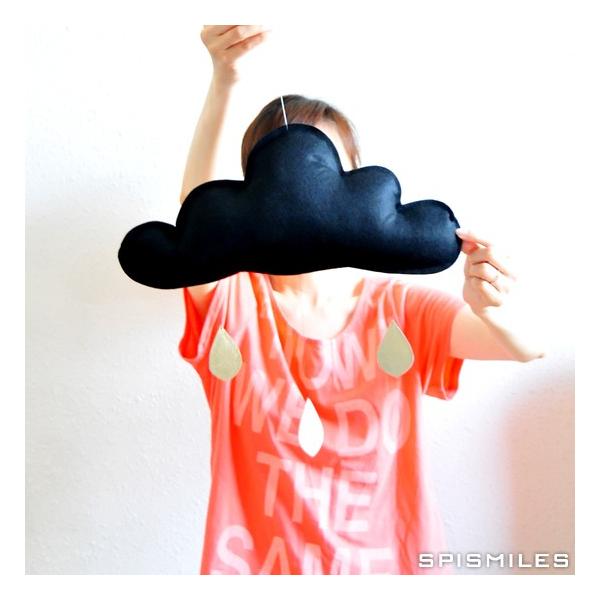 【ブランド名】The Butter Flying（バターフライング）【商品名】雲のモビール・40cmの超特大！ブラッククラウド（ゴールドの雫）【製造】カナダ【素材】本体：100% フェルト/The cloud is stuffed with...