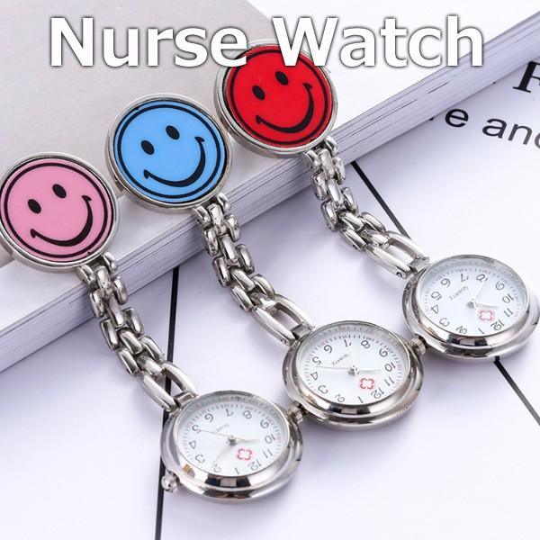 仕様大人気のナースウォッチ！スマイルデザインが可愛い♪秒針付なので脈拍測定にも使えます。逆さ文字盤で、手が離せないときでも見やすいです。【商品仕様】サイズ：スマイルの幅約3ｃｍ、時計の幅約2.5ｃｍ、長さ約9cm重量：20g※付属の電池(S...