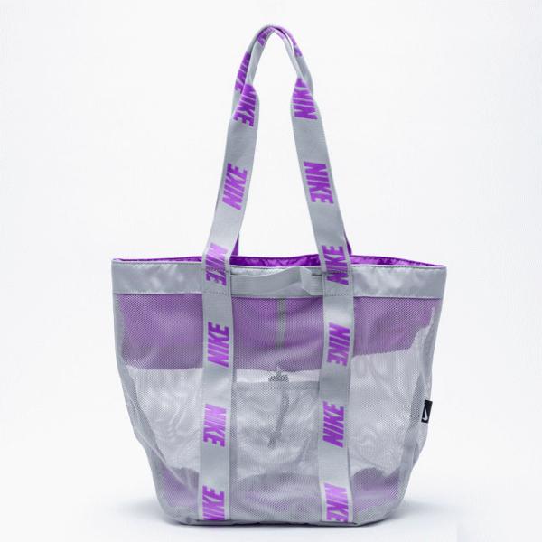 ・水着やギアが出し入れしやすいメッシュトート型・手提げと肩掛け、2通りの持ち方ができ、口元は紐で絞れる仕様で中身の飛び出しも防げる・スイミング等の習い事や部活動はもちろん、幅広い日常シーンでお使いいただけます■サイズ：46cm×35cm×2...