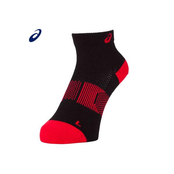 中〜長距離走向けに開発したテクニカルレーシングソックス・ソックス裏面に施したすべり止めシリコーンプリントを、着地ポイントからあえて外すことでシューズ内のズレを抑制・フィット性の優れたランニングシューズに合わせやすい薄い仕上げで、長時間持続す...