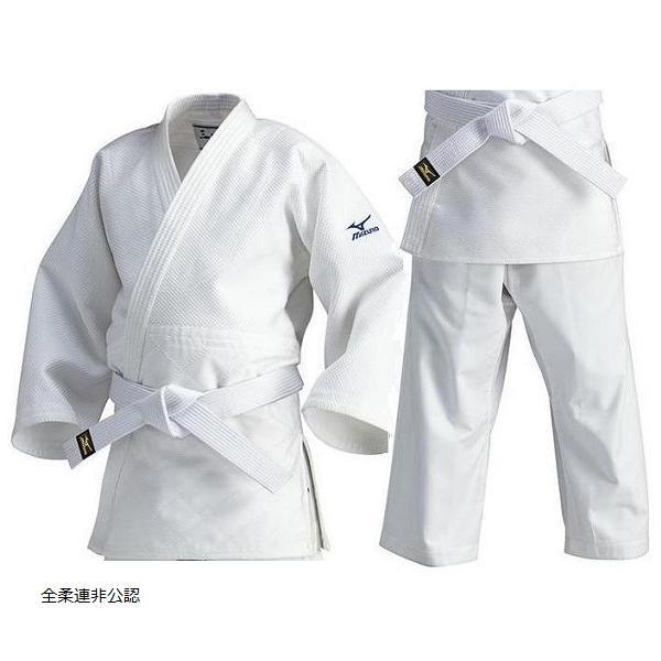 ミズノ柔道着上下セット、帯なし。全柔連非公認。※上下サイズ違いの場合は【ご要望欄】にてお知らせ下さい。価格に加工代は含まれておりません。ネームシシュー画像は仕上がりのイメージとして掲載しています。ご購入頂く柔道着と異なる場合もございますので...