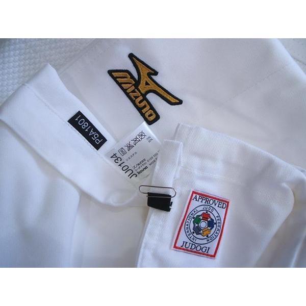 ミズノ柔道着、ズボンのみで帯は付きません。価格に加工代は含まれておりません。全柔連・IJF規格基準モデルネームシシュー画像は仕上がりのイメージとして掲載しています。ご購入頂く柔道着と異なる場合もございますので予めご了承ください。柔道着は全柔...