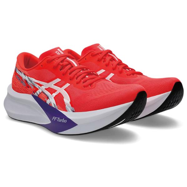 前作と比べて厚みを増し、さらに優れたクッション性を発揮。また、軽量高反発素材「FF TURBO」を前足部に内部に採用し、柔らかい履き心地でありながら、蹴り出し時の反発性を追求。アッパーには、エンジニアードメッシュを採用。トレーニングシーンで...