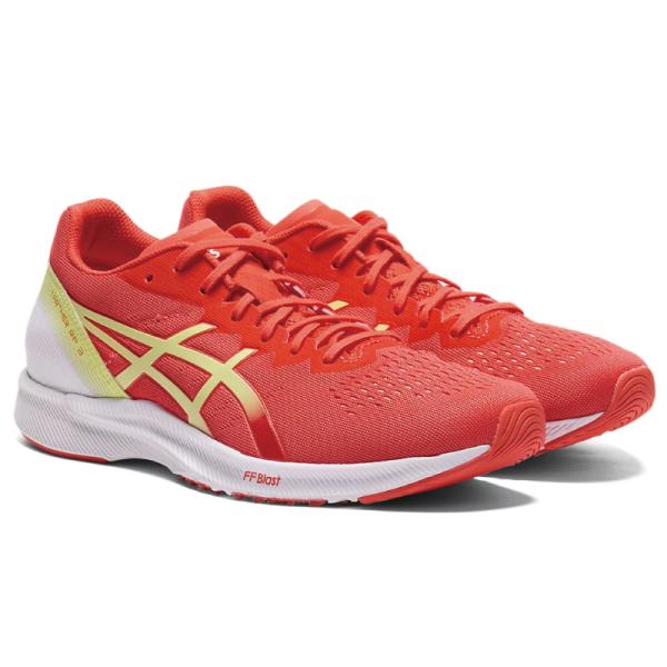 自己ベスト更新を目指すランナーのレースや、スピードトレーニングやテンポランにおすすめ。FF BLASTミッドソールが、軽さとエネルギッシュな反発性を生む。これに新構造を組み合わせることで、自分の足で蹴る感覚とスピード感の両方を高いレベルで両...