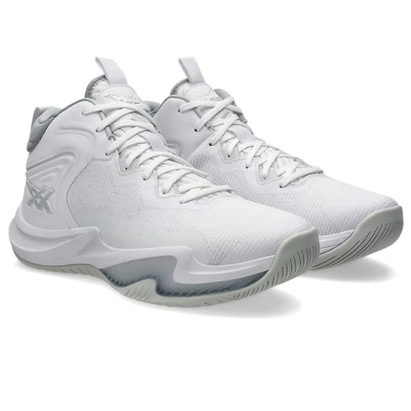 リバウンドなど高さが求められるプレーを得意とするプレーヤーにおすすめ。ミッドソールにはFF BLAST PLUSを採用し、優れたクッション性はそのままにバウンス性能がアップデート。厚みのあるソールは蹴りだし部分を最も厚く設計することで、より...