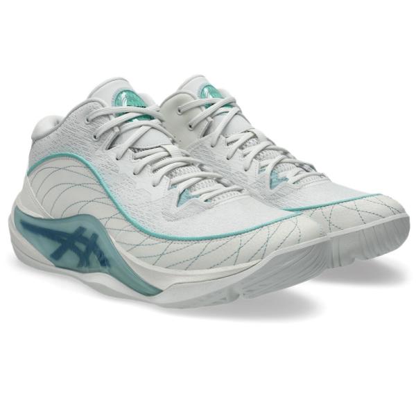 激しいサイドステップと素早い切り返しを持ち味にするプレーヤーのためのスタビリティモデルTPU素材のサイドウォールとアッパー内部のサイドパネルが横方向の激しい動きをサポート。さらにアウターソールのX字型の屈曲溝がさまざまな方向への蹴り出しをス...