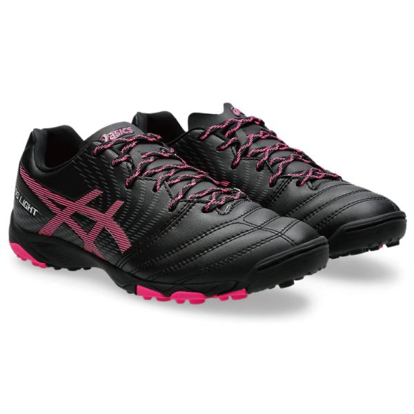 ジュニアの足にやさしい機能と快適な足入れ感を追求したジュニアトレーニングモデル。アッパーにはマイクロファイバーを採用し、やわらかくジュニアの足を包み込む。履き口周りにやわらかいメッシュ材を採用し、ジュニアプレーヤーの求める快適な足入れを追求...