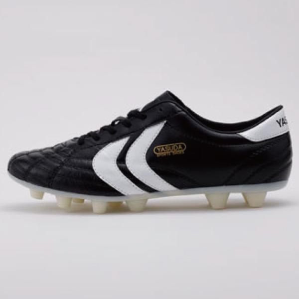 カンガルーレザーと人工皮革を的確に配置、使用した、ハイエンドモデル。素材の一部以外は、フラッグシップモデル「Ligaresta Pro」と同様。アウトソールは「TPU」を採用し、大幅に軽量化。刷新した木型とソールの改良はもちろん、あらゆる箇...