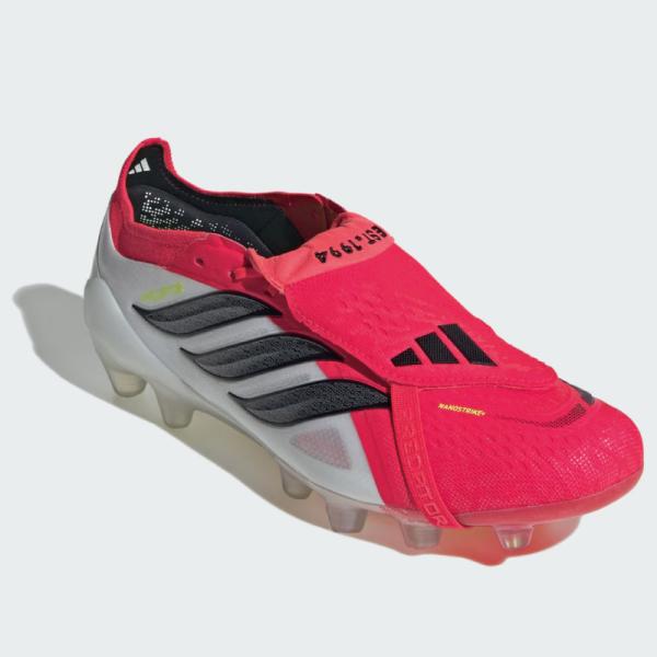 ナノストライク+メッシュが軽く柔らかさを実現し、一体型のラバーグリップ要素が、様々なピッチコンディションで精確なキックを可能にする。Powerspineテクノロジーがシュートの際に力の伝達を補助し、ミッドフットの安定性を高める。アイコニック...