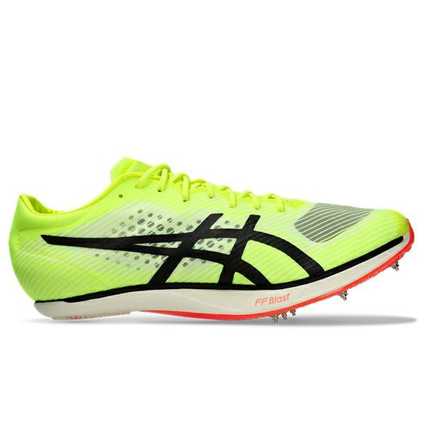 100m〜400mをターゲットに開発された短距離用スパイク。METASPEED SPのデザインを受け継ぐスパイクデザインのソールが高反発と推進力を与える。ルール規定20mmに合わせミッドソールを厚く設定。軽量高反発フォーム「FF BLAST...