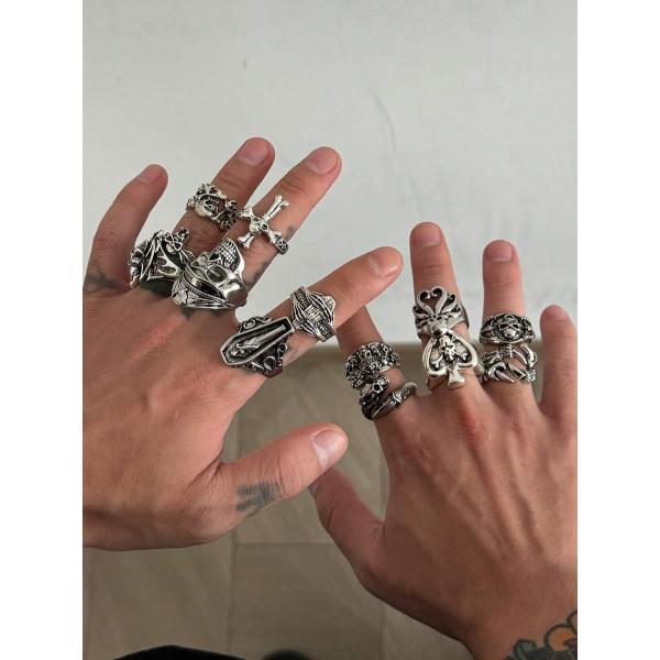 磁気 : No着用時期 : デイリー要素 : スカルスタイル : ゴシックカラー : アンティークシルバー素材 : 亜鉛合金性別 : 男性