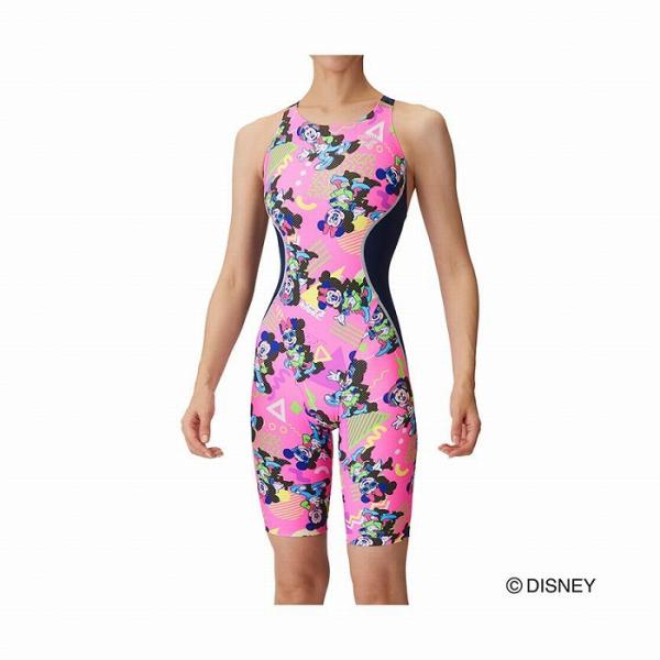 耐久性に優れたTOUGHSUITシリーズのDISNEYデザインモデル。塩素に強く長持ちするため、練習頻度が高く、ハードなトレーニングをこなすスイマーにオススメの水着です。膝上まで丈があるハーフスパッツタイプです。人気キャラクター ”ミッキー...