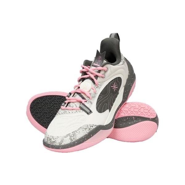 【商品名】WADE ICE BLOOD 2 V2 メンズ バスケットボール バスケ バスケットボールシューズ バッシュ シューズ 靴 WADE ウェイド【カラー】 Egg Shell×Pavement【特徴】ミッドソールは3/4の厚さを占め...