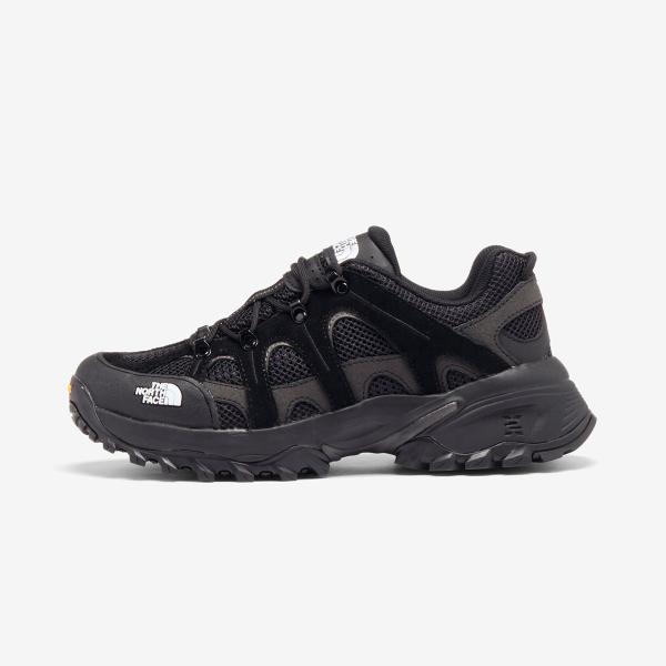 【商品名】HEDGEHOG RVSTヘッジホッグ RVST（ユニセックス）【カラー】KWTNFブラック×TNFホワイト【素材】＜アッパー＞100％リサイクルP.E.T.メッシュ、人工皮革、100％リサイクルライニング、TPUトゥガード＜ボト...