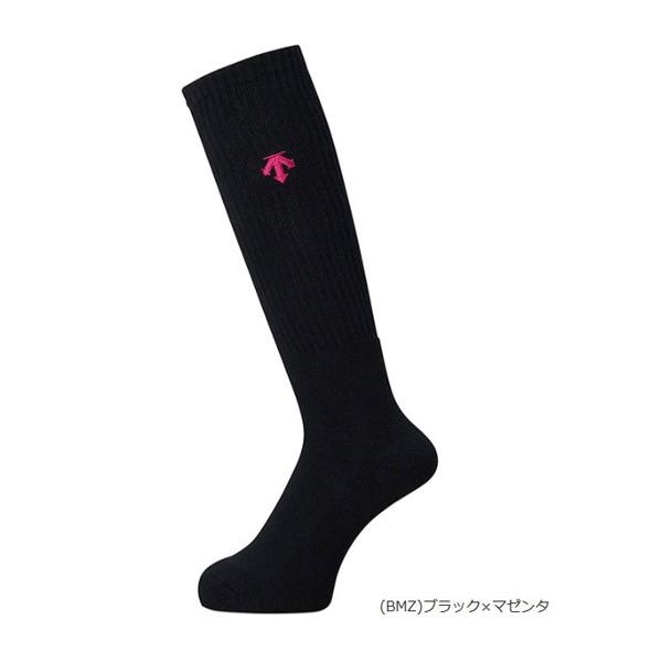 吸汗素材を使用した、ロングセラーのワンポイントハイソックスです。女性バレーボーラーに人気のソックスです。初心者から上級者まで着用可能。製品のスピリットマークを変更しています。(旧品番：DVB-8124)サイズ：20〜23cm・23〜25cm...