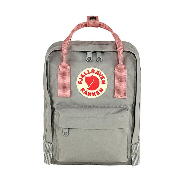 【国内正規品】FJALLRAVEN KANKEN Mini世界中で愛され続けるロングセラーリュックフェールラーベンのアイコン「Kanken」の小さいサイズ「Kanken」はスウェーデン語で「持ち運ぶ」という意味を持ち、リュック・手提げとして...