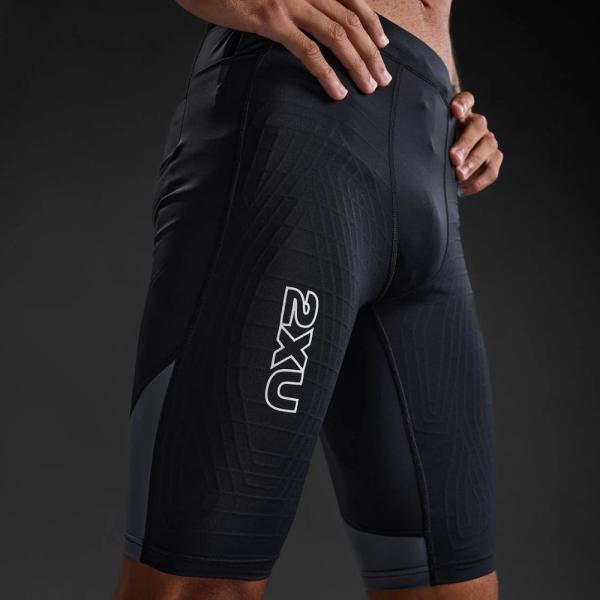 2XU MCSコンプレッションショートの進化版！ランナーに向けたテクノロジーを駆使し、より快適かつ開発されたスピード重視のコンプレッションショーツです。■カラー：ブラック/ホワイトリフレクティブ■サイズ：XXS、XS、S、M、L・Recyc...