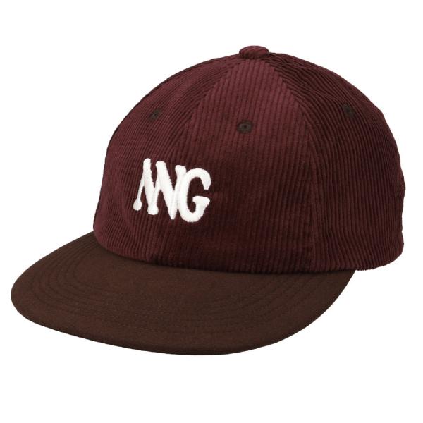 【国内正規品】NANGA CORDUROY NNG LOGO CAP「NNG」の立体刺繍キャップの秋冬バージョン。表地には温かみのあるコットンコーデュロイを使用し、バイザー部分には起毛感のあるエコスウェードを組み合わせた、シーズンライクな素...