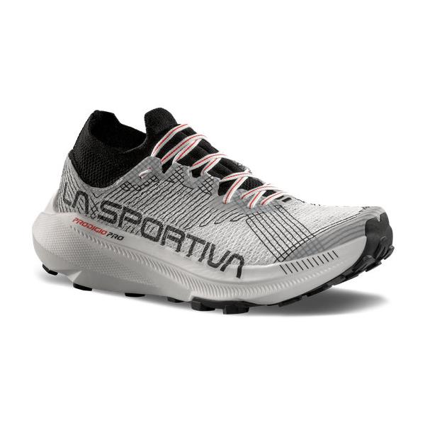 最速を目指す競技者のための機能を特化させたレーシングシューズXFlow Speedミッドソールは、高レベルの反発力と衝撃吸収性を提供し、一歩一歩のパワーへと変換。最先端のパワー・ワイヤー・テクノロジーとラッピング・システムが、正確なフィット...