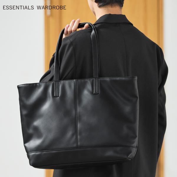 素材にはシボ感のある品の良い合成皮革を採用しました。本物のレザーと異なり、水滴や汚れが付いてもさっと拭くだけで元通りになる合成皮革。リアルレザーのような上品な質感でありながらも水に強い合成皮革なら、雨の日でも気負いなく気軽に普段使いしていた...