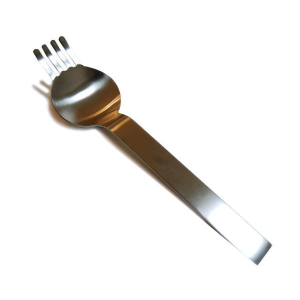 スガキヤラーメンフォークは、スプーンとフォークを一体化した独自のデザインで、ラーメン専門店スガキヤとノリタケのコラボにより生まれました。割り箸の大量消費を減らし、エコにも配慮したこのアイテムは、ラーメンやうどん、そば、スパゲティなど幅広い麺...