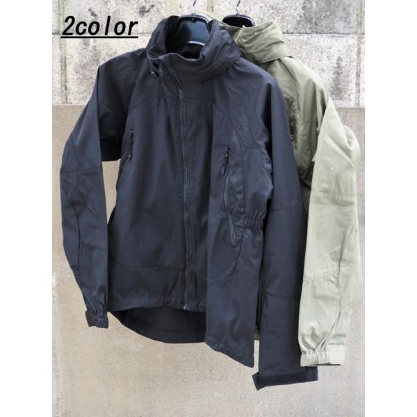 SALE!!  定価12100円→SALE価格税別4000円素材　ポリエステル100%カラー: 1.BLACK(ブラック)　2.KHAKI(カーキ)サイズ/着丈/身幅/袖丈cmM/72/66/78cmL/74/70/79cmXL/77/72...