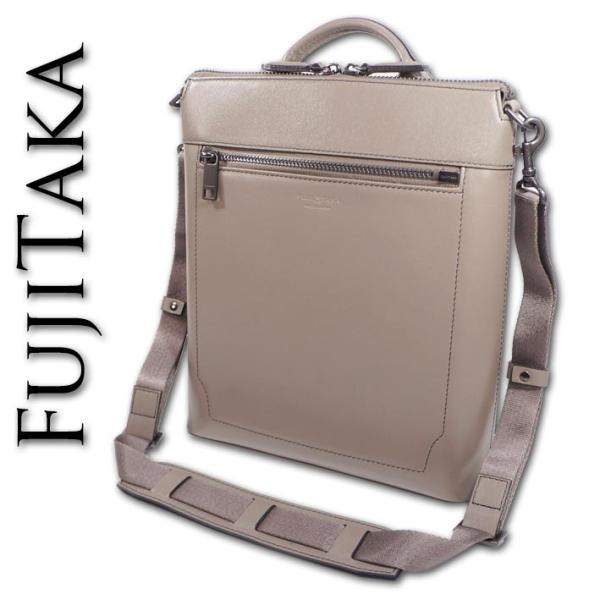 ■ブランドFUJITAKA■状態新品・未使用■サイズ幅約２５ｃｍ×高さ約３０ｃｍ×奥行き約７ｃｍショルダーストラップ長さ約８５〜１２０ｃｍ（必ず実寸をご参考下さい。誤差はご容赦下さい） ■素材牛革（エコレザー）■カラートープ（ベージュ系）■...