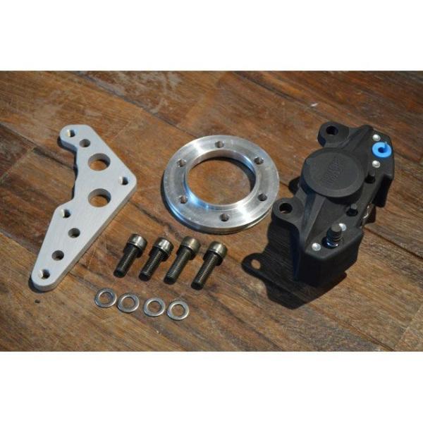●メーカー名：アンブ / ANBU●商品名：SR400/XS650sp用 298φキャリパーステーブレンボ付●カラー：シルバーメーカー品番：anbu-326SR400XS650 SPECIAL XS650スペシャルロータースペーサー取り付け...