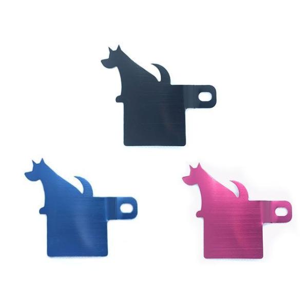 ●メーカー名：Wee！HuB(ウィーハブ)●商品名：自賠責ステッカーデザインプレート 犬●カラー：赤メーカー品番：D-R-Z-003汎用 アルミ材（A5052）表面処理：アルマイト処理縦×横×厚み（mm）※最大値69.5×81.7×2mmデ...