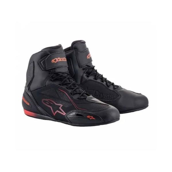●メーカー名：アルパインスターズ / Alpinestars●商品名：FASTER 3 DRYSTAR（R） SHOE（1030 BLACK RED FLUO）●サイズ 8.5（26.0cm）メーカー品番：2540719JANコード：805...