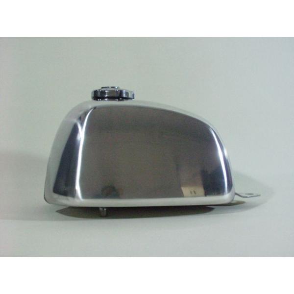 ●メーカー名：ビッグシーダー / BIG CEDAR●商品名：ゴリラミニ 7.5Lメーカー品番：B004000JANコード：4547424643186GORILLA ゴリラアルミ（バフ仕上げ）約7.5L取付ボルトオン、モンキー12Vにも取付...