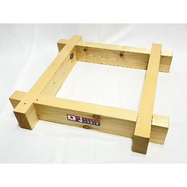 ●メーカー名：Jトリップ / j-trip(ジェイトリップ)●商品名：タイヤ交換木枠17メーカー品番：JT-9031JANコード：4571189784266J-TRIPタイヤ交換木枠、17インチ用です。手組タイヤ交換用です。タイヤ交換の際、...
