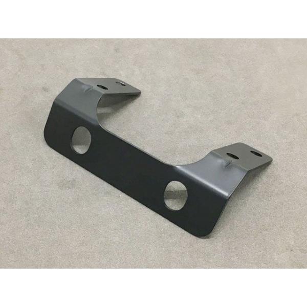 ●メーカー名：キジマ / KIJIMA●商品名：エンブレムステー（ブラック）メーカー品番：208-3097JANコード：4934154156855MONKEY125 モンキー125スチール製ブラック仕上げ人気のエンブレムステーシリーズに大き...