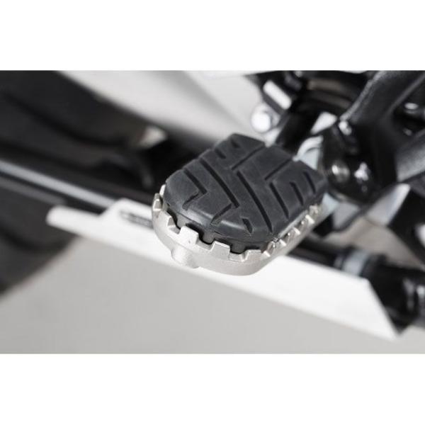 ●メーカー名：SWモテック / SW-MOTECH(エスダブリューモテック)●商品名：フットレストキット -シルバー- BMW R1200GS LC（13-）/Adventure（14-）メーカー品番：sw_FRS_07_011_10302...