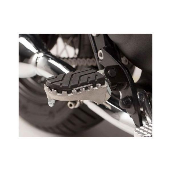 ●メーカー名：SWモテック / SW-MOTECH(エスダブリューモテック)●商品名：ION フットレストキットメーカー品番：sw_FRS_11_011_10201SBonneville ボンネビルScrambler スクランブラー品番：F...