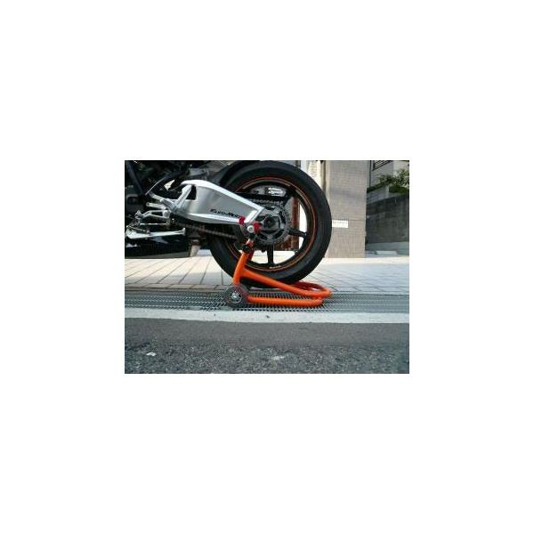 ●メーカー名：Jトリップ / j-trip(ジェイトリップ)●商品名：【MADE in JAPAN】ショートローラースタンド●受けタイプ：本体のみ カラー：オレンジメーカー品番：JT-125QRJANコード：4571189782309210...