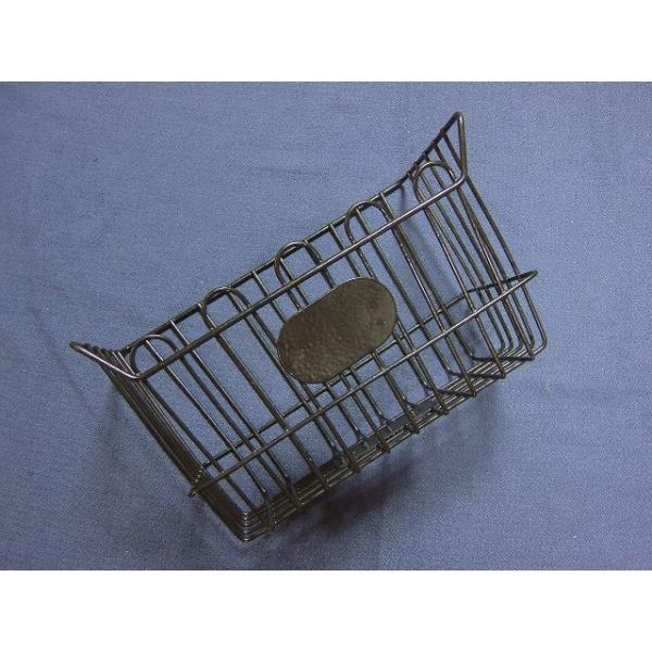 ●メーカー名：BPアウトレット / B.P.OUTLETS(ビーピーアウトレット)●商品名：モンキーカゴのみ（黒）メーカー品番：・5-53-02MONKEY モンキー黒モンキー用フロント カゴのみ 社外品 黒。スチール製、復刻形状、取付ステ...