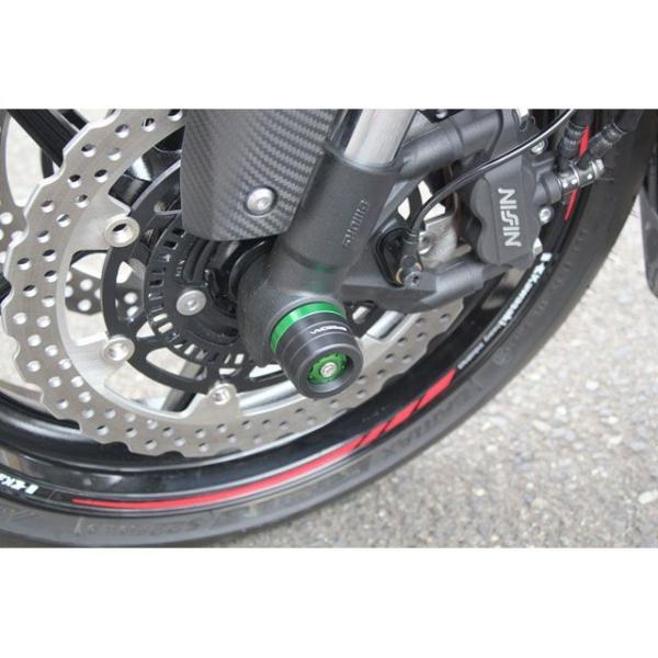 ●メーカー名：SPEEDRA(スピードラ)●商品名：フロントアクスルスライダー●カラー：グリーンメーカー品番：AASKA04FGNJANコード：4580540703914Ninja ZX-6R ニンジャZX-6R■万が一の転倒時にアクスルシ...