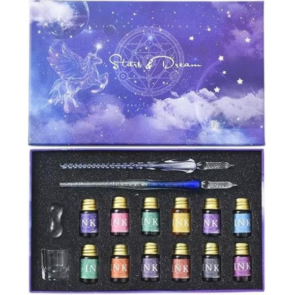 【商品内容】ガラスペン2本、インク12本、ペン置き1点、クリーニングカップ1点【初心者のためのデビューセット】初めての人でも使いやすいと思います！ ガラスペンも持ちやすく、デザインもオーソドックスでみんなに好かれやすいと思うので、贈り物にも...