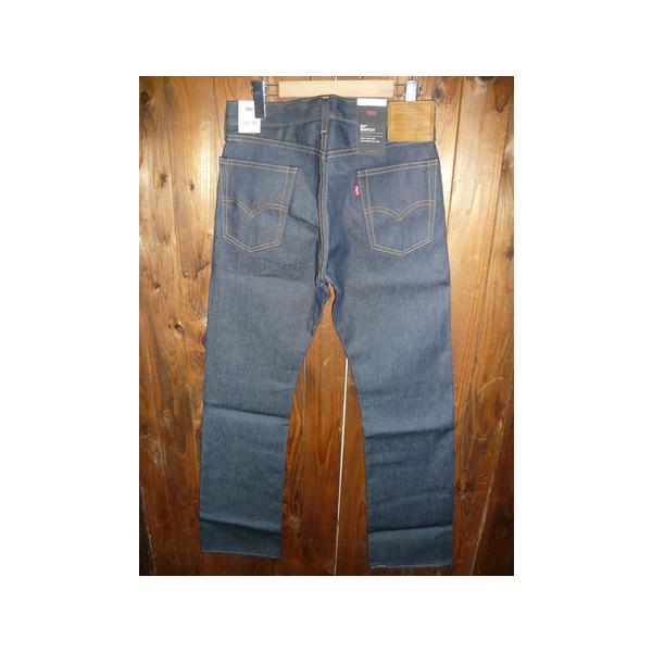 【発売日：2025年08月01日】メーカー希望小売価格　　￥14,000＋税　　本体　　綿　100%　　カンボジア製リーバイス(R)のベーシックの一つであり、近年の古着市場でも人気を博しているフィット。程よく深い股上、裾に向かって緩やかに広...