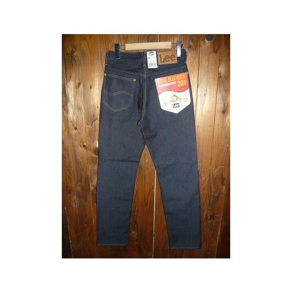 【発売日：2022年11月11日】メーカー希望小売価格　　￥９，０００＋税　　　本体　　表側　　綿　９９％　　ポリウレタン　１％　　裏側　　ポリエステル　１００％　　革ラベル　　牛革　　　ベトナム製Leeの歴史あるベーシックな『アメリカンス...