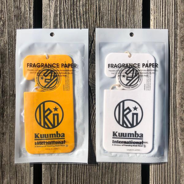 KUUMBA INTERNATIONAL★FRAGRANCE PAPER Kuumbaが誇るフレグランスオイルを染み込ませたペーパータイプのエアフレッシュナーです。焚く必要がないので、場所を選ばす、いつでもKuumbaのフレグランスをまとう...
