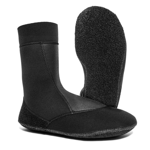 足元を芯から温めるマグマコア起毛を採用。足の甲にソフトラジアル素材を装備し、生地表面に冷水の付着が少ないため保温機能がアップすると共に足の甲のホールド感もアップ。ブーツ内の嫌な匂いを軽減するデオドラントメルコテープを装備。体内から発せられた...