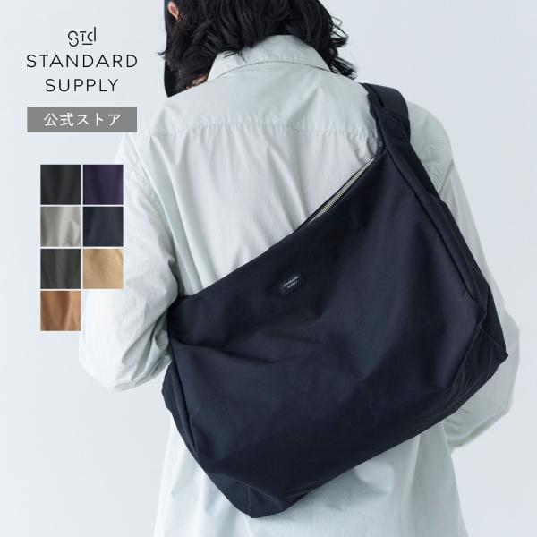 TRIANGLE SHOULDERをデザインベースとしてサイズアップしたアイテムです。ショルダーストラップの長さが調整できるデザインはそのままに、色々と仕分けができる様にポケットを多く配置しています。普段荷物が多い方や、一泊二日の旅行などに...
