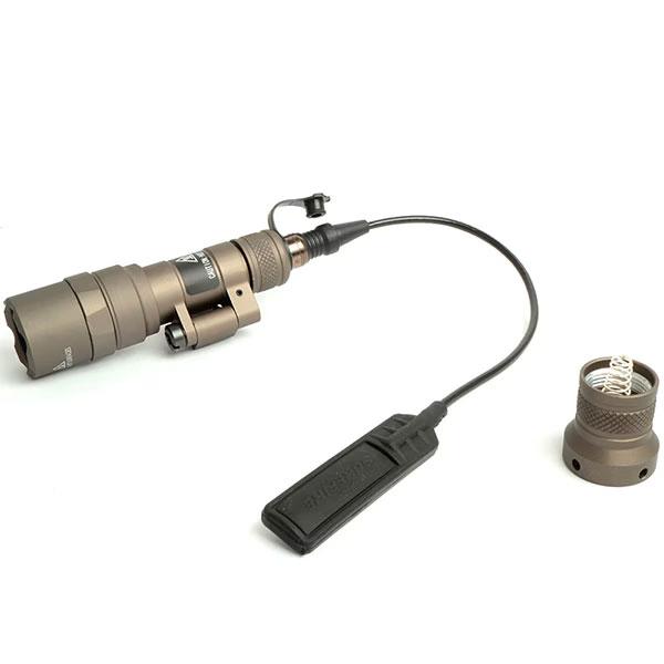 米国SUREFIRE社M340Cを再現したSOTAC製フラッシュライトで、コンパクトながら高輝度出力を備えた軽量ウェポンライトです。取り回しに優れた小型設計によりライフルやSMGへの装着時もバランスを崩さず、近距離から中距離まで十分な照射性...