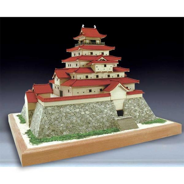 均整のとれた白亜の天守を、シナ材を使って美しく再現しています。神代タモを使った石垣積みは、当社の城模型の醍醐味。鶴ヶ城の大きな特徴である赤瓦の再現を希望する方のために、全キットに塗料と筆をセットしています。【キット内容】木製レーザー部品8種...
