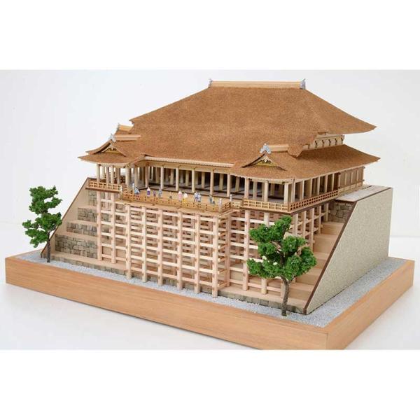 精密レーザーカット加工部品を多用し、組み立てやすい骨組みから、優美な曲線を描く屋根まで再現。多数の柱とともに見映えは充分です。【キット内容】木製レーザー部品22種、木製部品43種、金属部品4種、その他3種材質：ヒノキ・シナ・アガチス等の天然...