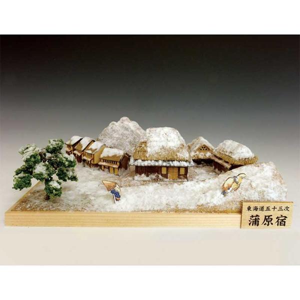 日本の伝統ある風景をコンパクトに凝縮し、精密なレーザーカット加工により簡単に組み立てができます。異なる色の木を使い、歌川広重が描いた風景を表現しました。 【キット内容】材質：ヒノキ・アガチス・神代タモ等の天然木付属品：カラー組立説明書、模様...